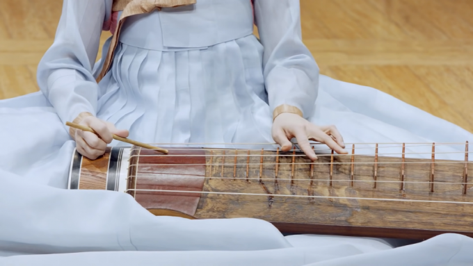 [Confusing Science] Gayageum vs. Geomungo: It's All in the Number of ...