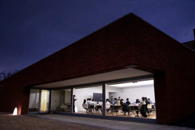 Sci-Fi Workshop at Beauty Tech Lab Explores the Direction of Innovation ...